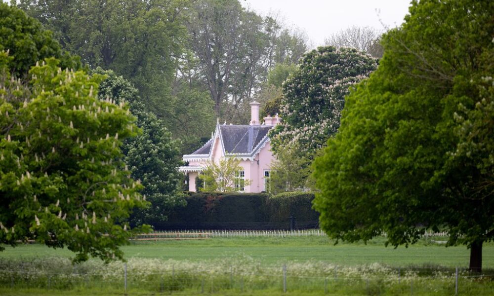 A Peek Inside the Prince and Princess of Wales’ Cozy Life at Adelaide ...